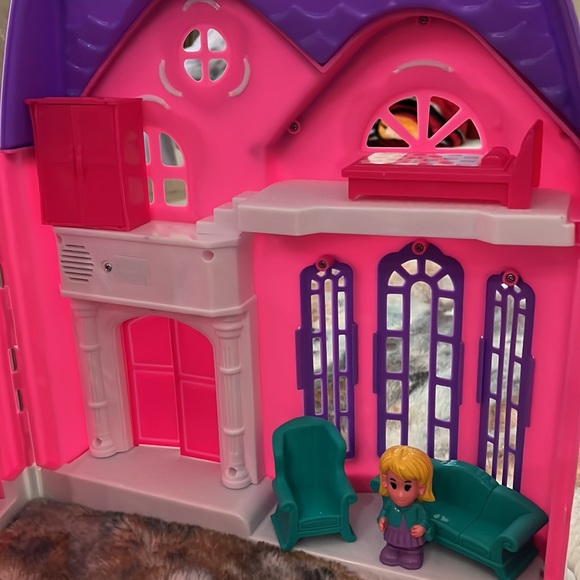 Toys | Kid Connection Folding Dollhouse Like New 18 Pieces Incl ...